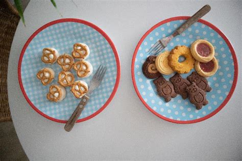 글로리아메종 예쁜 접시 가볍고 안깨지는 디저트 플레이트 멜라민 아이 유치원 간식 키즈 집들이 선물 가벼운 아기 가벼운