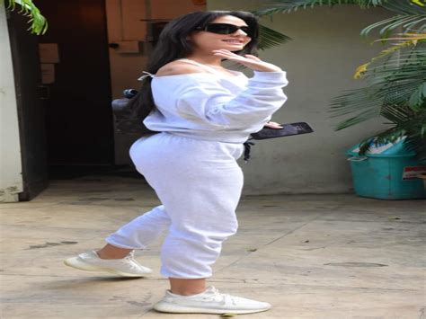 Nora Fatehi Captured Outside The Dance Class By Paparazzi See Her
