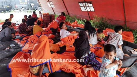 FOTO Sebanyak 7 Kepala Keluarga Di Pekanbaru Mengungsi Akibat Rumah