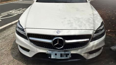 高雄屁孩慘了！窄路中還想超車 為閃避對向騎士撞上400萬賓士cls 社會 三立新聞網 Setncom