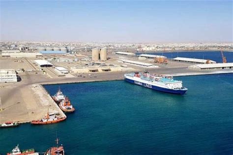 تداول 18 ألف طن و1011 شاحنة بضائع عامة ومتنوعة بموانئ البحر الأحمر