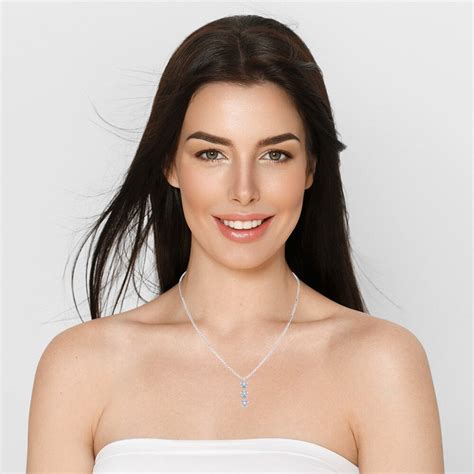 Achetez Pendentif Pour Femme Yser En Or Blanc 375 Moissanite 021 Carats Ronde Taillé Glamirafr