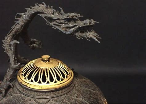 金工師 米田秀保 造 蝋型鋳銅 鍍金 立龍提手 瓔珞雲図 香炉 By メルカリ