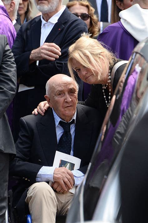 Photo Louis Édouard Carrère Mari de la défunte et sa fille Marina