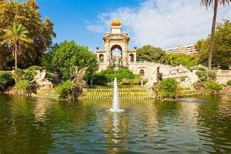 Parc De La Ciutadella 또는 Citadel Park는 스페인 카탈로니아 지역의 바르셀로나 도심에 있는 공원입니다