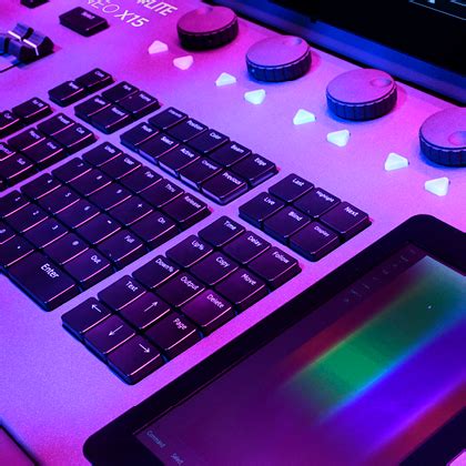 NEO X SERIES Vari Lite