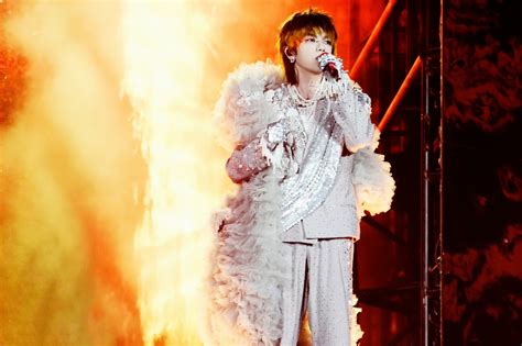 华晨宇火星演唱会烟台站圆满落幕，三日乐园狂欢奔赴日出精彩火星演唱会华晨宇演唱会新浪新闻