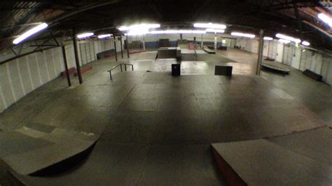 SKATE NAKED SKATE PARK