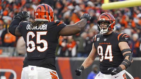 Former Bengals Dt Larry Ogunjobi Signs One Year Deal With Steelers