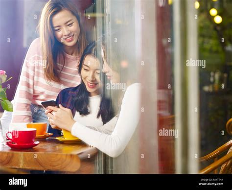Belle Ragazze Asiatiche Immagini E Fotografie Stock Ad Alta Risoluzione