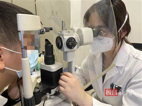 男子熬夜看球视力骤降，原是情绪激动致青光眼急性发作 极目新闻