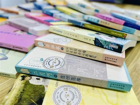图书邂逅潮玩风，寒假图书盲盒丰富宝山学子假期生活