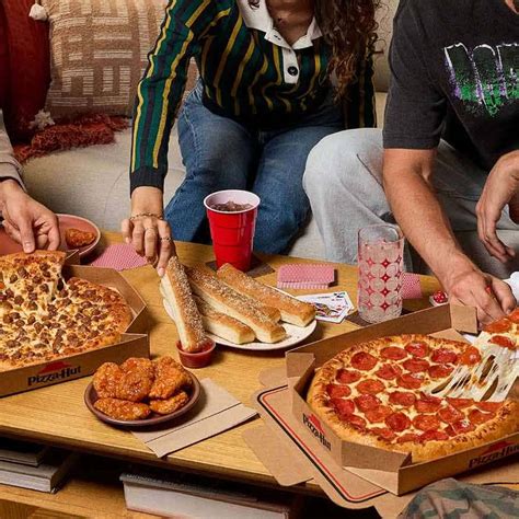 Pizza Hut Boks Tegning Pizza Huts Big Dinner Box Returns Taking