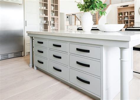 Schaub Armadio Cabinet Handles in Matte Black