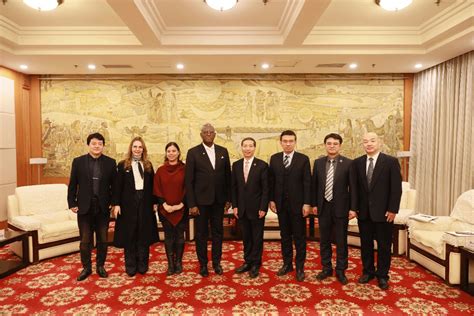 古巴哈瓦那大学副校长一行访问我校 中央民族大学