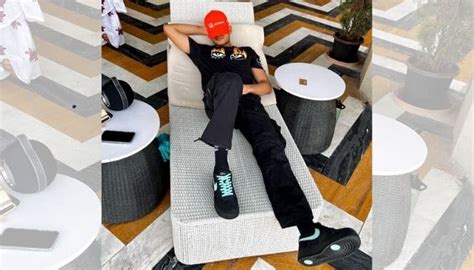 Ipl 2023 Gujarat Titans Shubman Gill Flaunts Ipl Orange Cap In Jaw