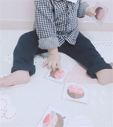 호반아이사랑♡ 만0세대근육활동웃는얼굴카드뒤집기 만0세얼굴표정따라하기 만0세선생님지시에따르기 만0세어휘확장언어발달 만0