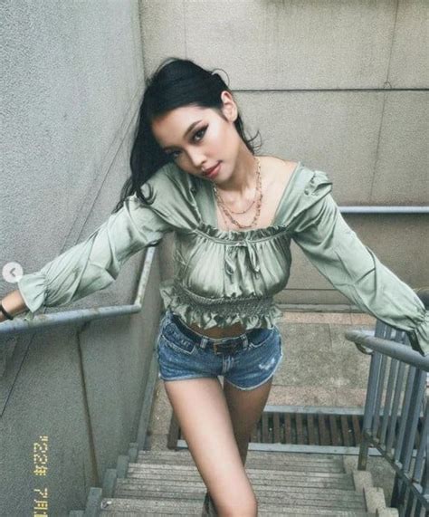 Asian Sirens · Dulugenn Soyol