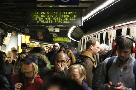 Servicios mínimos para la huelga de metro del lunes en horas punta