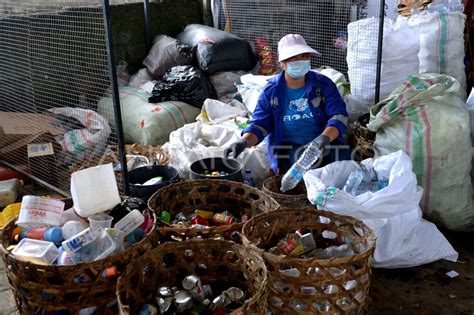 PENGELOLAAN SAMPAH DI TPS 3R SEKAR TANJUNG ANTARA Foto