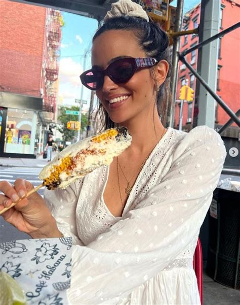 זומר מורן זומר אחות של בר היא לגמרי איט גירל רותחת בזכות עצמה Fashion Forward אופנה