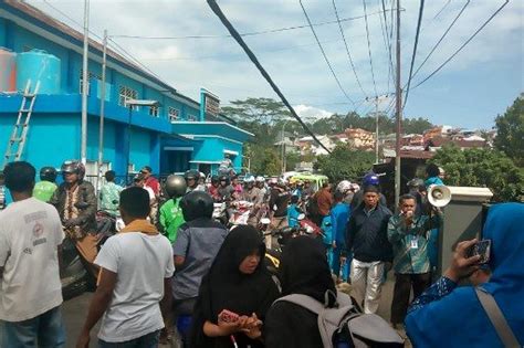 Fake News Sparks Panic Among Indonesian Earthquake Victims