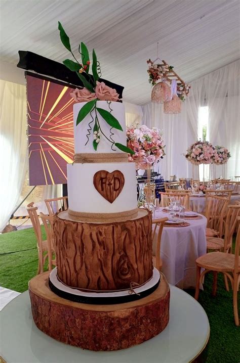 Tree Trunk Inspired Wedding Cake