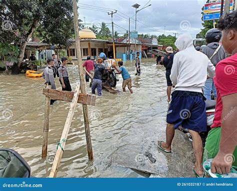 Ciamis Indonesia Oct 27th 2022 Water Overflowed Onto The Road Due