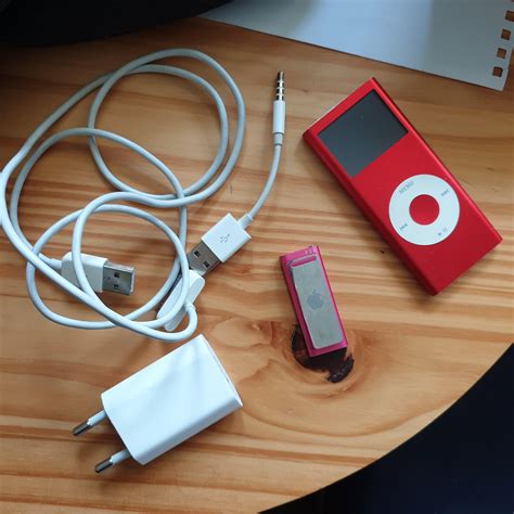 Ipod Shuffle Red