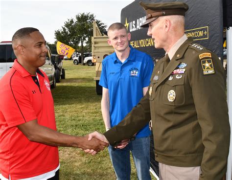 Us Army ‘super Recruiter Enlist 70 Americans In Only 18 Months