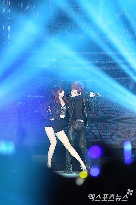 트러블 메이커 현아 현승 닿을듯 말듯 아찔한 연출 포토