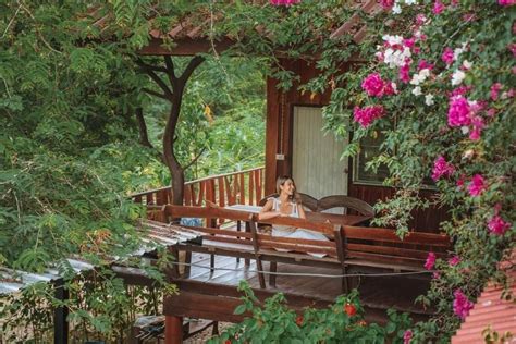 นอนบ้านไม้ ริมธาร กันมั้ยเทอ สุณี รีสอร์ท แก่งกระจาน