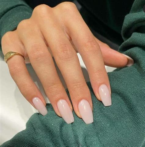 The Best Chic Minimalist Nails For 2022 Artofit