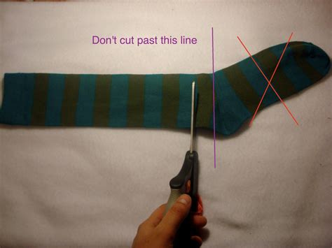 Socks Into Fingerless Gloves 5 Steps With Pictures Instructables