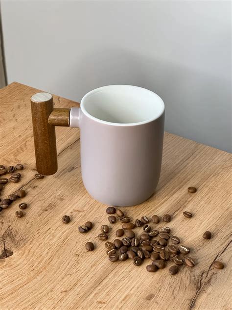 Керамічна чашка з деревяною ручкою Esteto