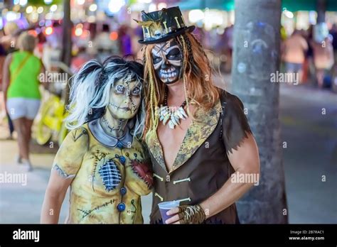 Key West Florida Usa 10 25 2016 Man And Woman In Costume For The 2016