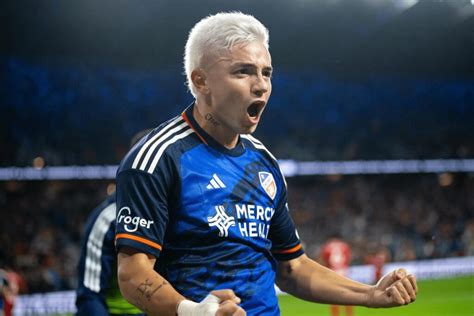 Barreal não cansa de rasgar elogios ao Cruzeiro e revela motivo de sua