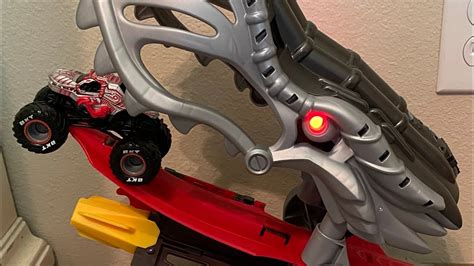 Spin Master Monster Jam Thunderroarus Drop Playset Review Youtube