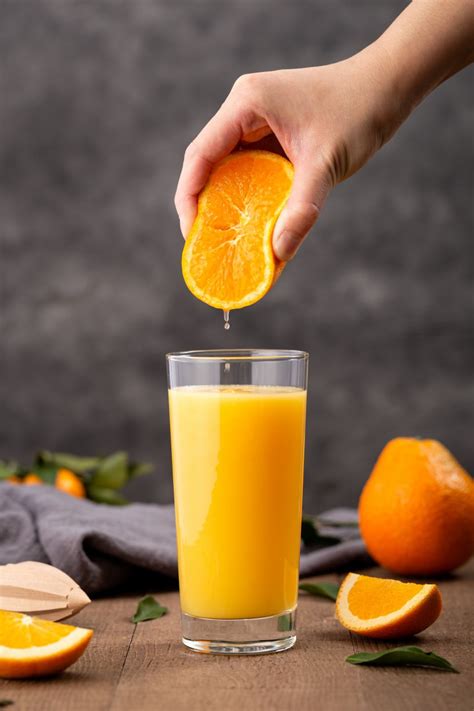 SUCOS QUE LIMPAM O INTESTINO DE FEZES ACUMULADAS Sucos Que Funcionam Como LAXANTES NATURAIS