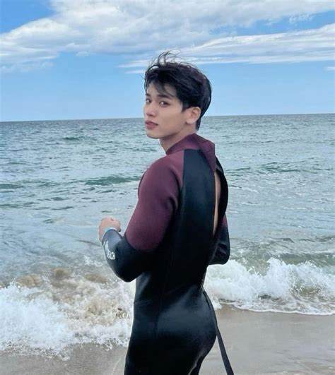 Pin By Bri On Omega X Body Reference Poses Beautiful Girlfriend Surfer