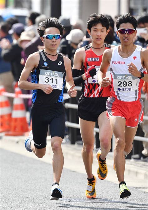 初マラソンの星岳が優勝、2時間7分31秒 大阪・びわ湖毎日マラソン 写真特集425 毎日新聞