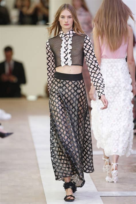 Emanuel Ungaro Ready To Wear Fashion Show Collection Spring Summer