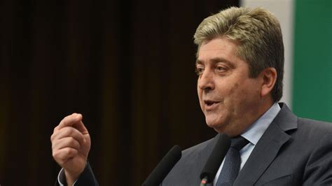 Първанов определи Калфин за най успешния министър и обвини Плевнелиев