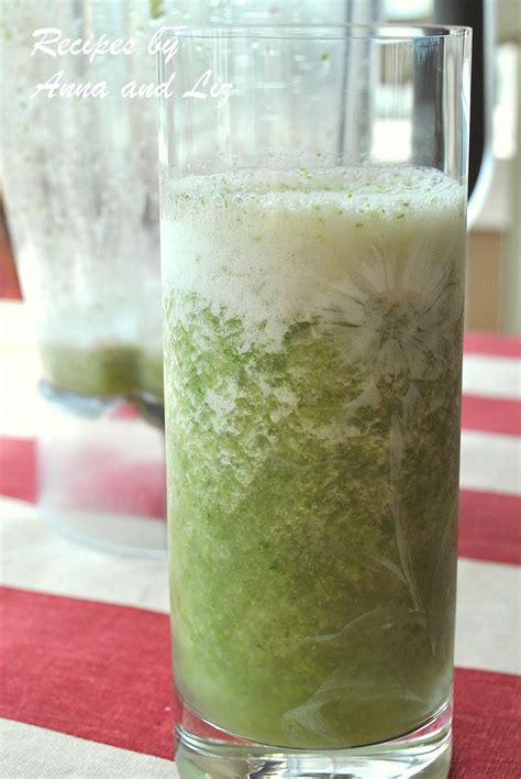 Kale Apple Banana Smoothie 2 Sisters Recipes By Anna And Liz