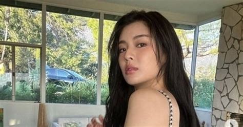 이광수♥ 이선빈 시원하게 노출한 등…여신美 느껴지는 패션