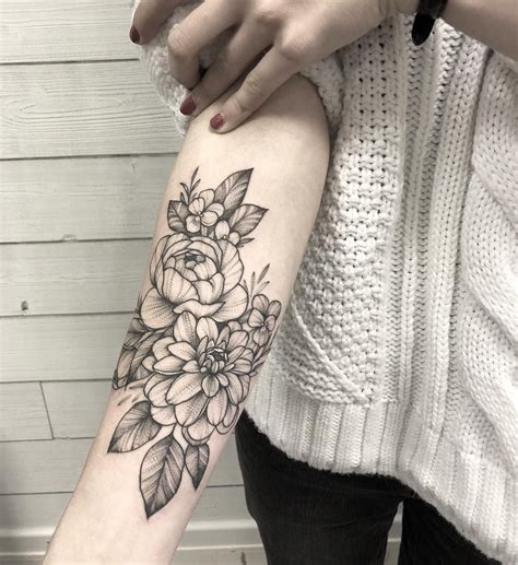 Based In Paris On Instagram 🌺🌸🌹🌷🌼🌻 🌸floraltattoo Floral