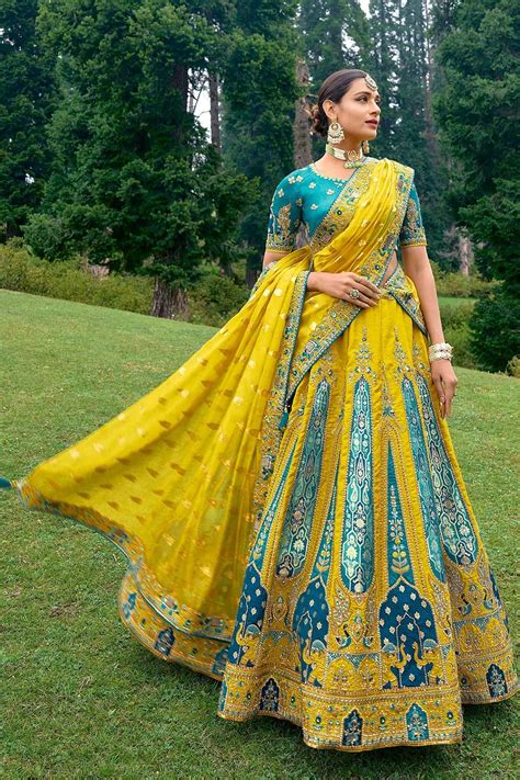 Captivating Elegance Tips For A Picture Perfect Wedding Guest Lehenga