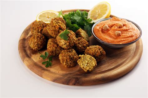 전통 수 제 후 머 스 빵 먹으면 및 Chickpea 테이블에 향신료와 함께 제공 됩니다 유태인 요리입니다 0명에 대한 스톡