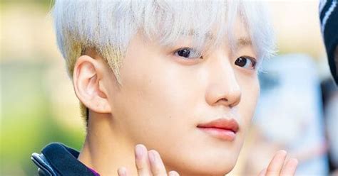 [사진]싸이커스 민재 수줍게 꽃받침 조선비즈