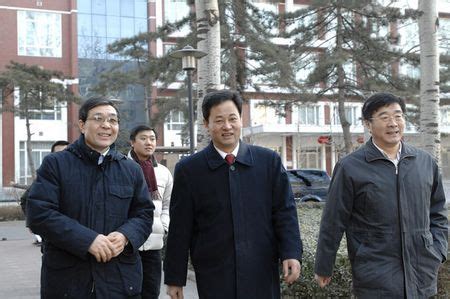 周其凤校长一行到医学部慰问一线职工
